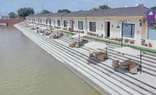 Ayodhya Haat Luxury Cottages - アヨーディヤー