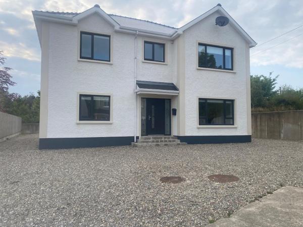 Spacious 5 Bedroom House In Buncrana - Londonderry
