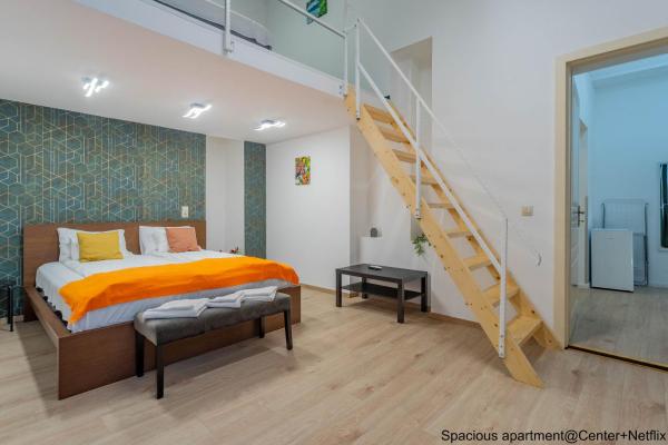 Spacious Stay Apartments - Budapest