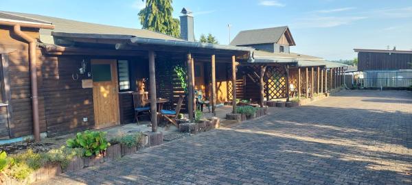 Ferienwohnungen! Kleine Bungalows Mit Terrasse! - Burbach