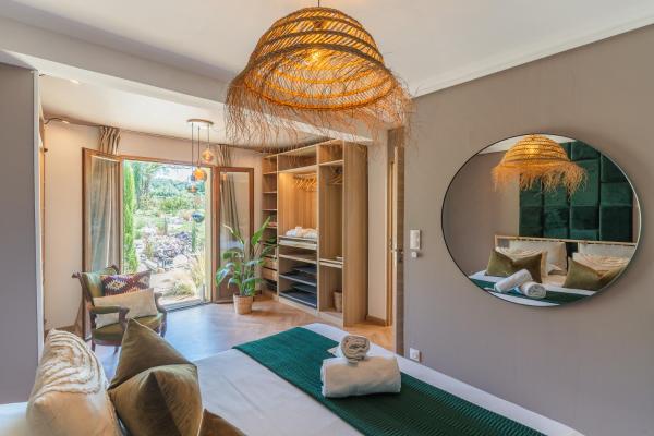 Maison Du Bonheur Avec Rivière & Spa, 4 Chambres & 2 Sdb - Villerville