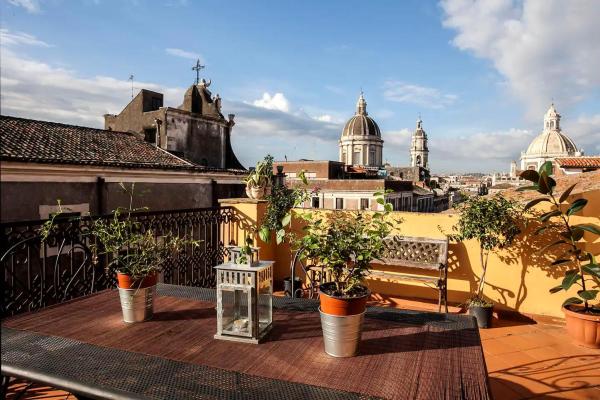 Charming Rooftop Flat In City Center - Catania
