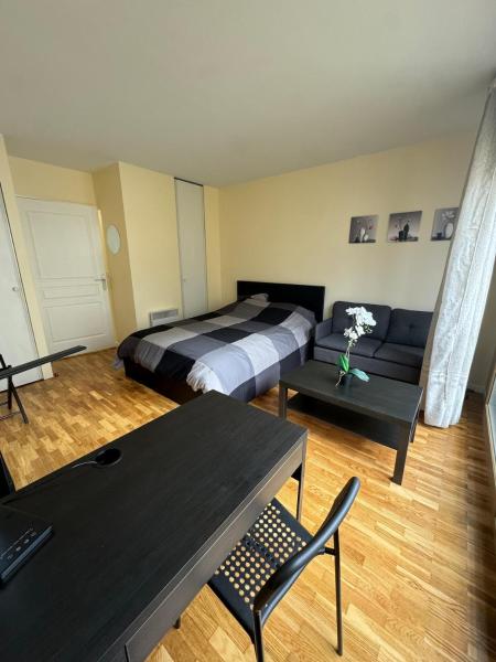 Cozy Studio Near Paris 15 Min Eiffel Tower - Issy-les-Moulineaux