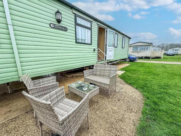 Lovely 4 Berth Caravan With At Broadland Sands Holiday Park Ref 20050bs - Great Yarmouth