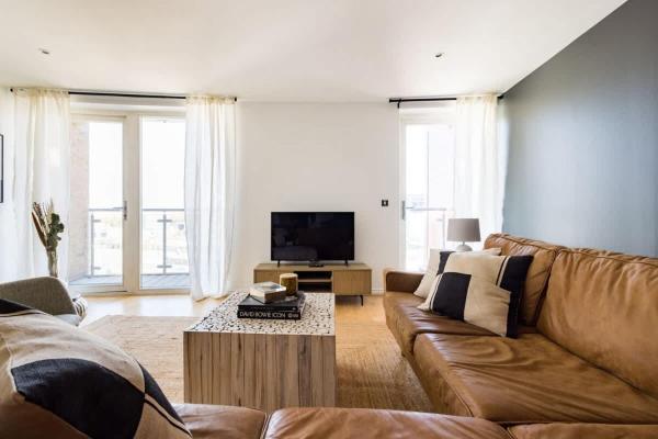 The Nine Elms Lane Arms - Stunning & Bright 2bdr Flat - Belsize Park - London