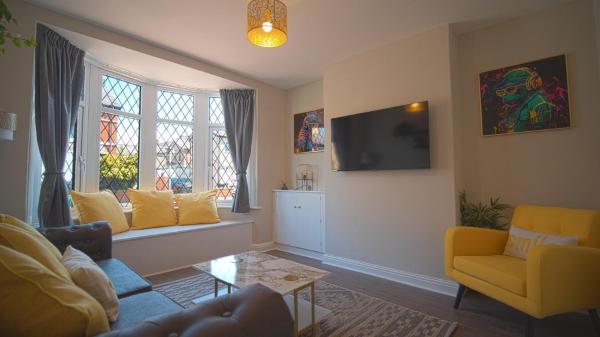 Spacious 3-bed Home - Central Blackpool - ブラックプール