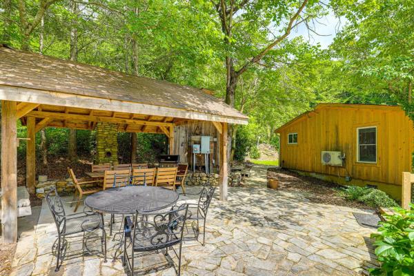 On-site Pond And Creek Serene Cabin By Caesars Head - South Carolina