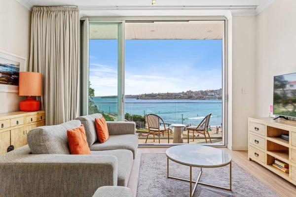 Bondi Heaven Beachfront Apartment - Manly