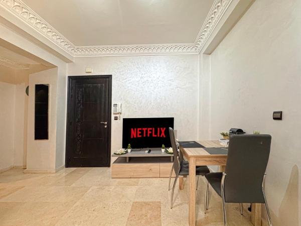 Studio Moderne Avec Terrasse, Piscine Et Parking à Guéliz, Marrakech - Marrakesh