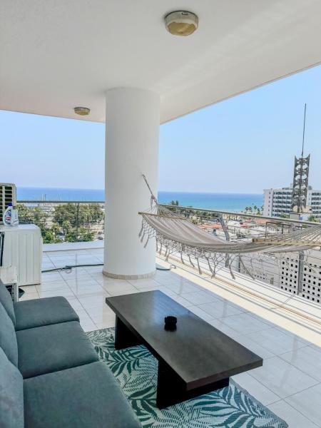 Stunning Sea & City View Apt - 3 Min Walk To Beach - Larnaca