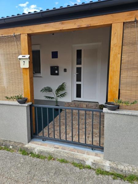 Apartment Lela - Self Check-in And Check-out - Otočac