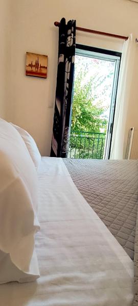 Sofia's Home 9min. Athens Airport - Athens International Airport (ATH)