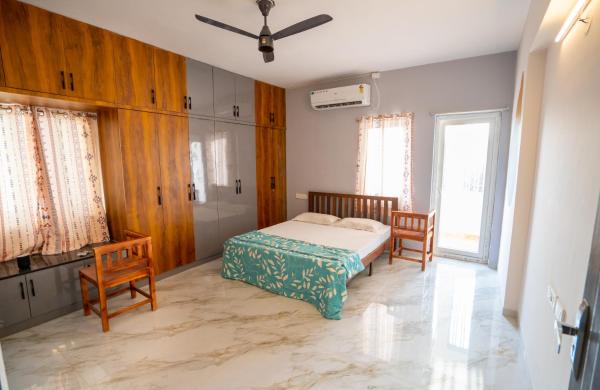 Golden Crest Service Apartments - Hyderabad