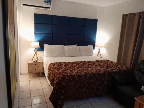 Bamboo Bed And Breakfast - Honduras