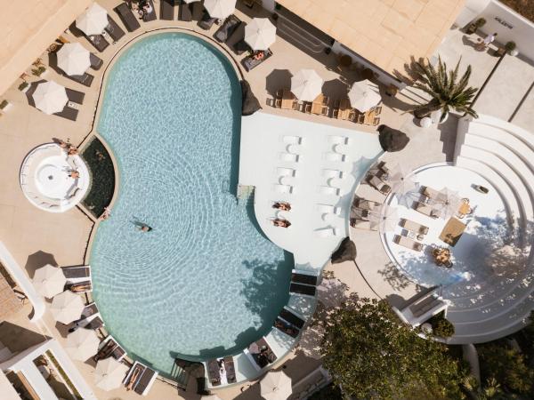 Amāria Beach Resort By Nomée Hospitality Group - Santorini