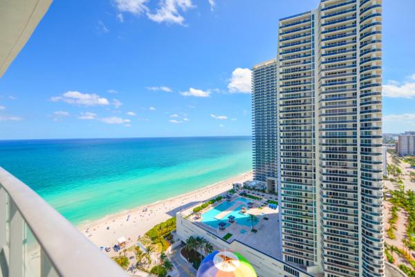Elegant Beachfront Retreat - Aventura, FL
