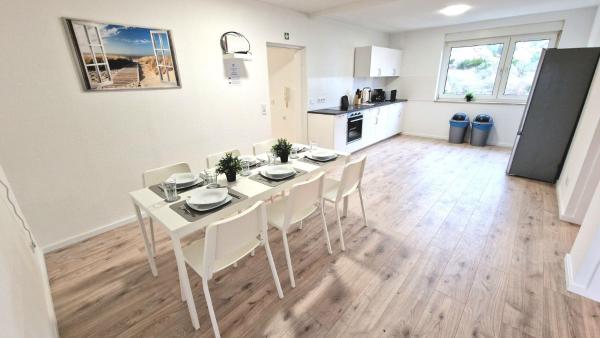 Modern 3-room Apartment With Balcony & Free Parking & Free Wi-fi In Hagen - Ha03 - Hagen