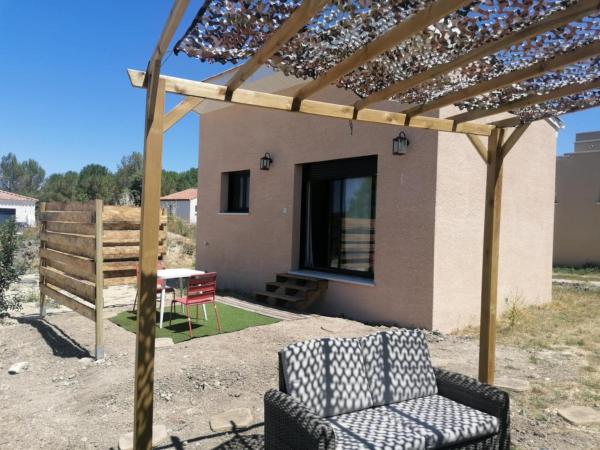 Gite Studio Dans Village Au Calme - Montpezat
