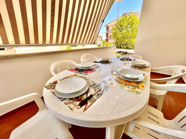 Trilocale Roberto Con Terrazzo E Posto Auto A Due Passi Dal Mare - Numana