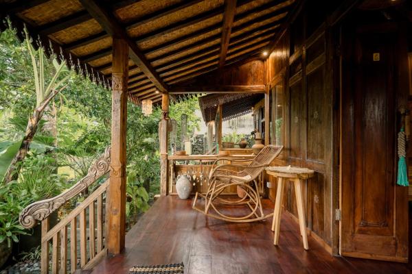Tropical Traditional Indonesian Wooden Cottage - Beji Mas, Ubud - Bali