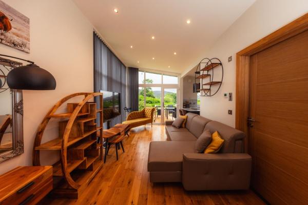 Upscale Central Cottage With Private Fitness Room And Hot Tub Or Terrace - Portree