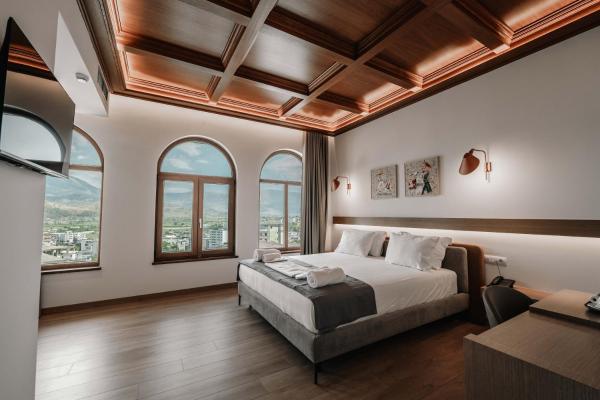 Sharm Hotel Luxury - Gjirokaster