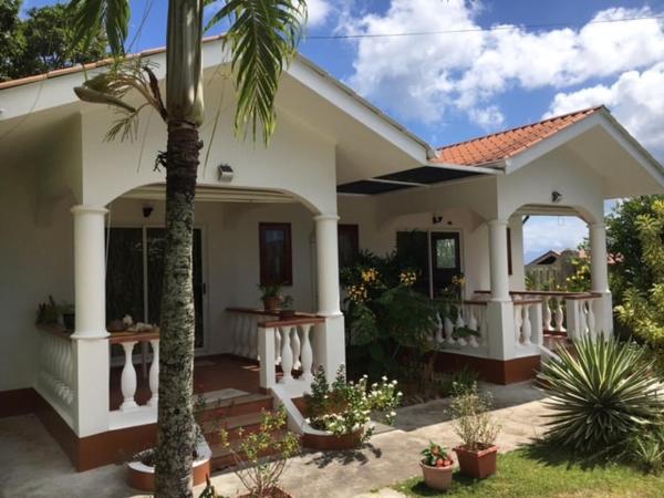 Lazy Hill Bungalows - Seychelles