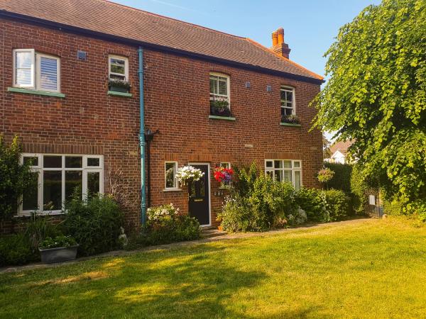 The Lodge Stanwell - Uxbridge