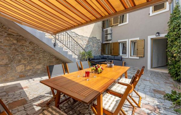 4 Bedroom Stunning Home In Crikvenica - Dramalj