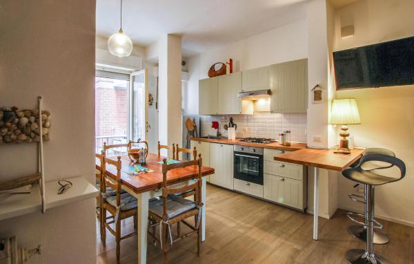 Nice Apartment In Civitanova Marche - Porto Civitanova