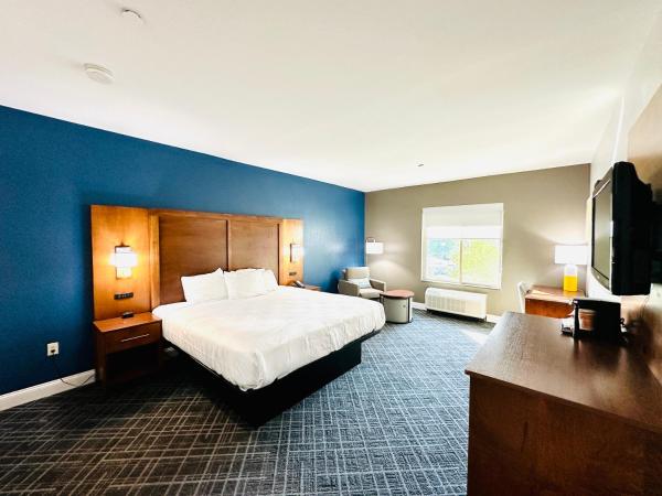 Comfort Inn & Suites Plainville-foxboro - Franklin, MA