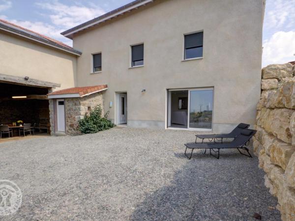 Gîte Familial Avec Fibre, Au Calme Des Monts Du Lyonnais - Feurs