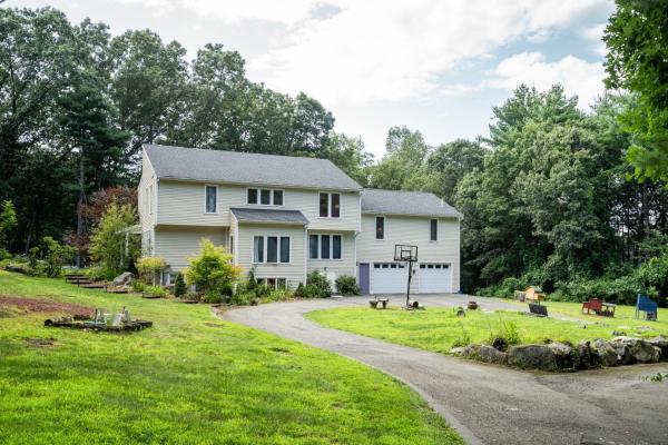 Pet-friendly 4br Fireplace Patio Bbq - Concord, MA