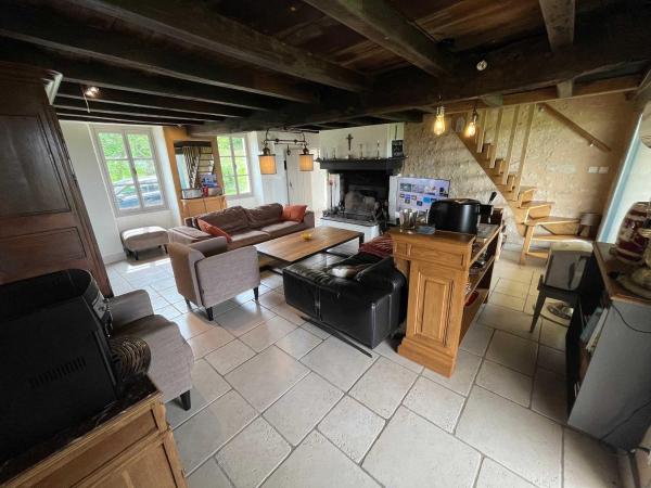 Maison Neuve, Relaxing Countryside Home With Pool - Charente