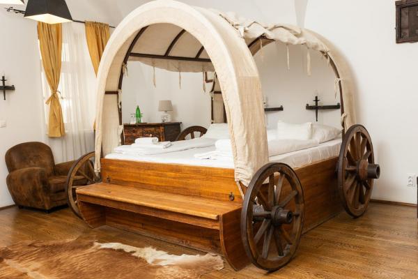 Régi Posta Hotel éS ÉTterem - Bihor