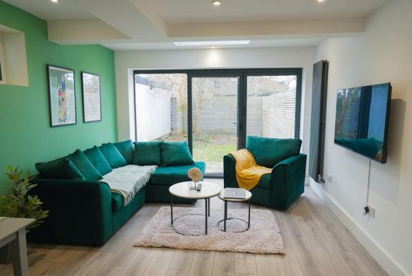 The Tenstay -Stylish 5br Home Near It All - Dorking