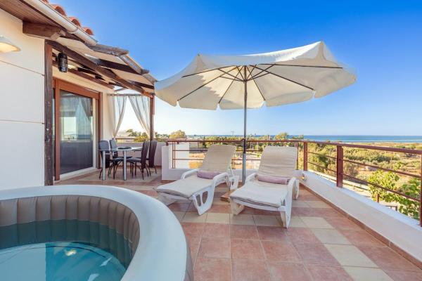 Chris Sea View Apt With Hot Tub - Kato Gouves