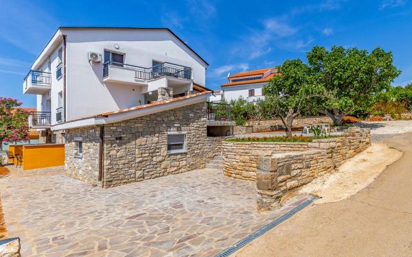 Apartments Lion - Ližnjan