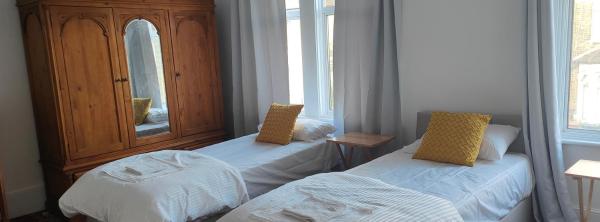 Stay In The Heart Of Walthamstow Central - Enfield