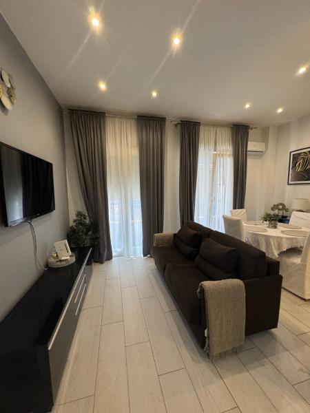 Junto Al Paseo De La Castellana Y Bernabéu, 6 Pax - San Sebastián de los Reyes