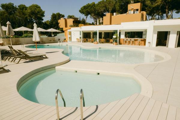 Ses Eufabietes Apartments & Restaurant - Formentera