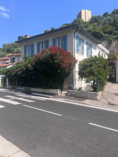 Haut De Maison Niçoise - Calme, Charme Et Vu Dégagée Sur Les Collines - Èze