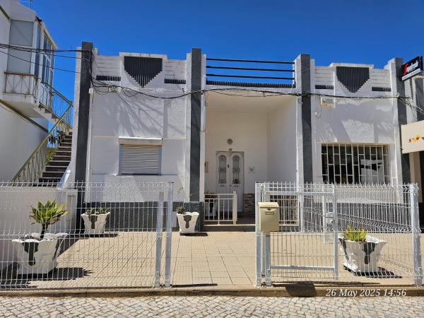 Blife Montya House - Private Property - Faro