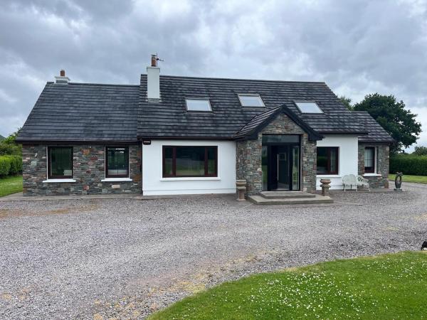 Rossbeigh Luxury Escape - Dingle Peninsula