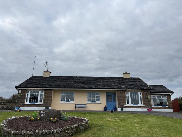 Small Remote Detached Room With Private Entrance - Cavan