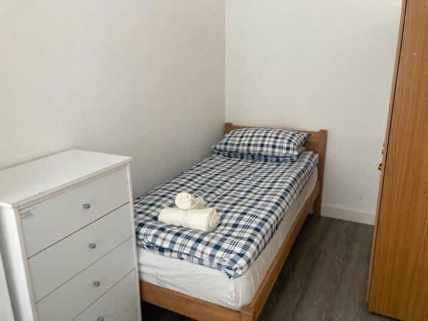 Single Room With Shared Bathroom - 