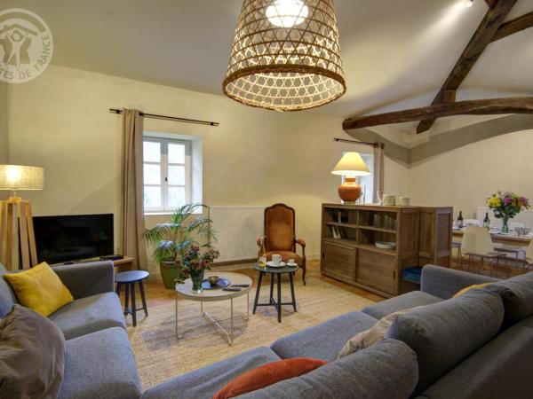 Gîte Historique Entre Lyon Et Saint-étienne Avec Wi-fi, Jardin, éQuipements Bébé Et Proche Tennis - Fr-1-496-275 - Lorette