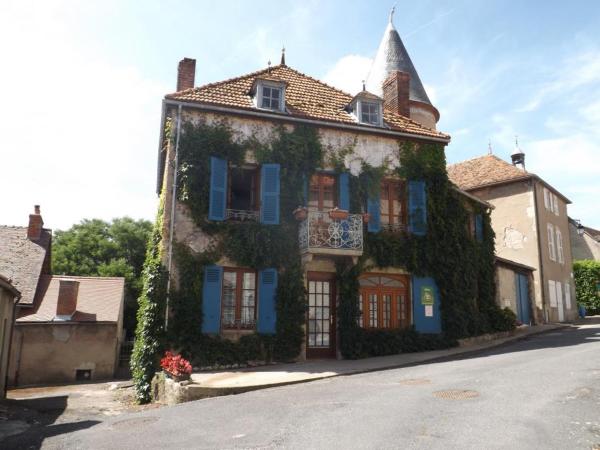 Charmant Gîte Près D'un Château Avec Jardin, Terrasse, Parking Et Wifi, à 14 Km De Vichy - Fr-1-489-1 - Allier