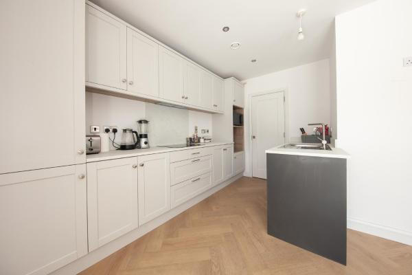 Modern 2 Bed House In Hollystown With Free Parking - Ashbourne