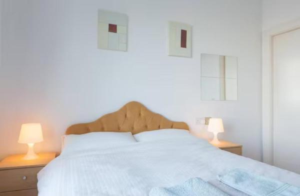 Super Grand Water Front View 2 Beds 2 Baths - Dublin